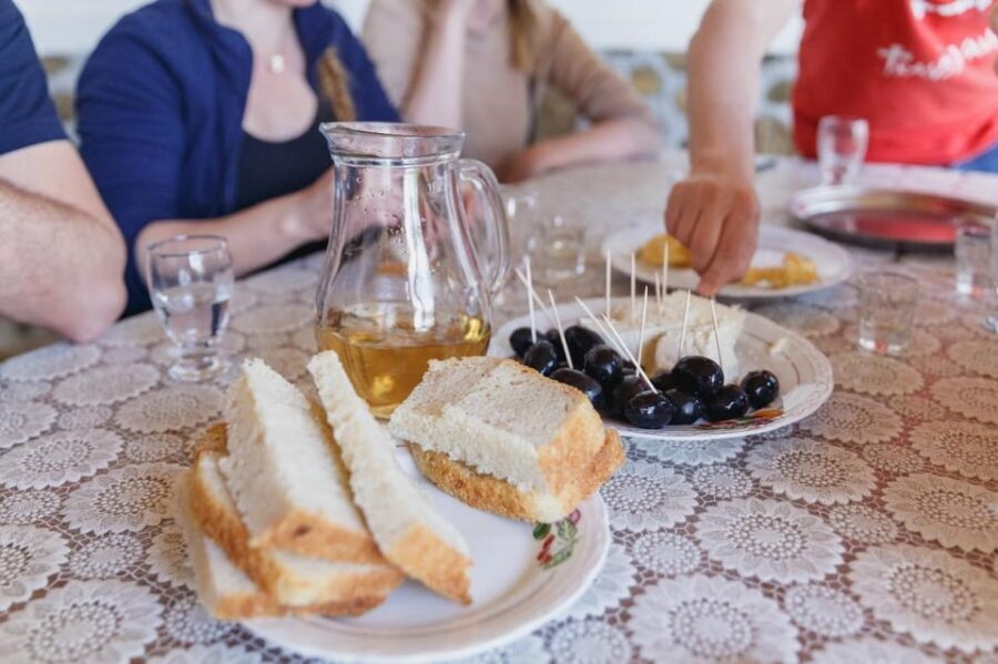 Private tour Underground Wonders & Vineyard Delights - The Itinerary in Detail: What’s in Store
