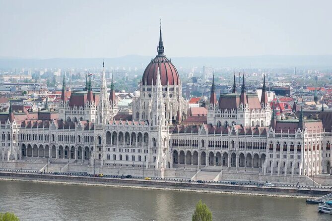 Private Transfer from Budapest to Prague - Vehicle Options and Suitability
