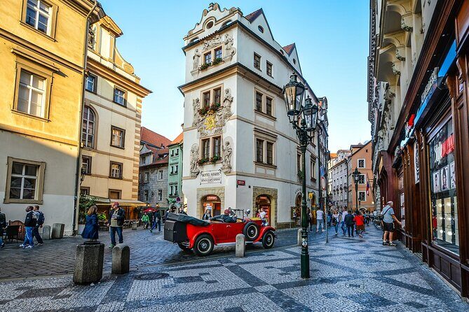 Private Transfer from Vilshofen to Prague with stop in .Krumlov or Hluboká - A Deep Dive Into the Experience