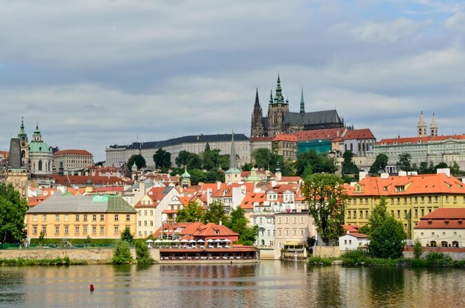 Private transfer: Prague to Vienna - Introduction