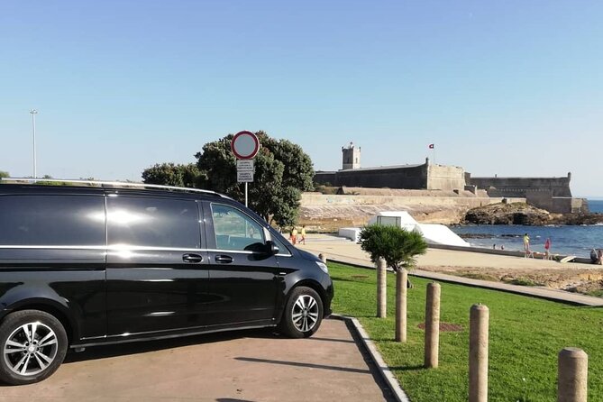 Private Transport between the city of Porto and AHD Airport - An In-Depth Look at the Private Transfer Experience