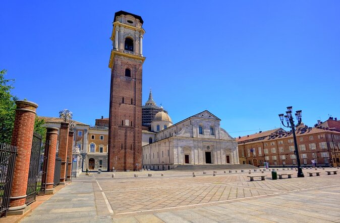 Private Turin Royal Palace Tour with Holy Shroud Chapel & Armory - Key Points