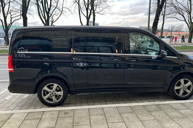 Private van transfer Kiel Cruise Terminal to Hamburg - Key Points