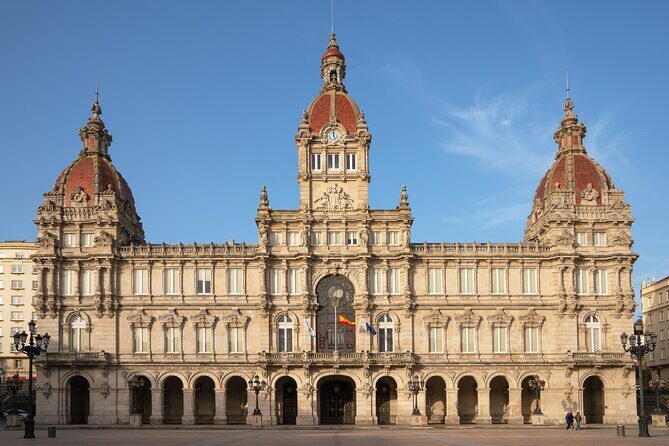Private Walking Tour in Coruña with Beer or Wine - Exploring La Coruña’s Heart