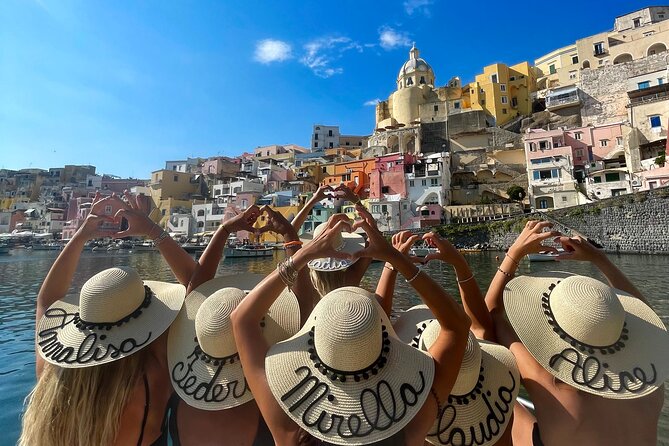 Procida Island Tour by Boat 2h 15m with Swimming and Underwater Photos - Key Points