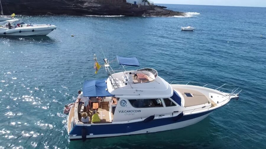Puerto Colon : Shared/private boat trip with snack & Drinks - What Sets This Tour Apart