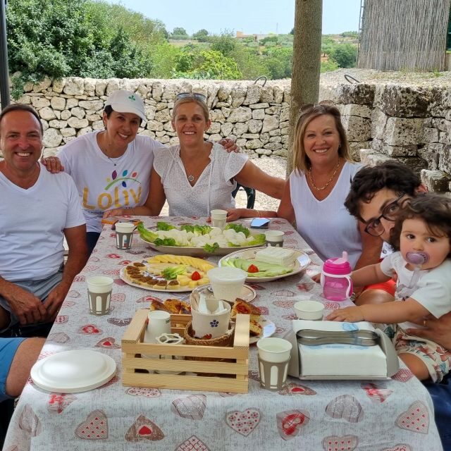 Putignano: Make and taste still warm mozzarella - What makes this mozzarella tour special?