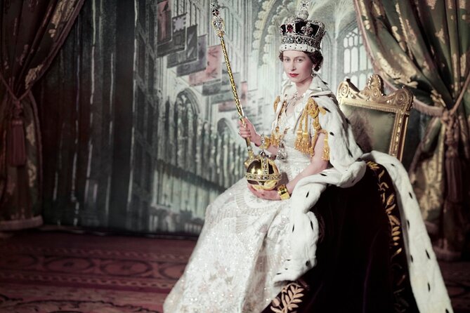 Queen Elizabeth II Private Walking Tour of London - Introduction