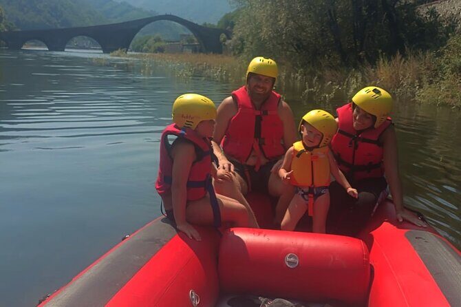 Rafting activity with family in Lucca - The Experience in Detail