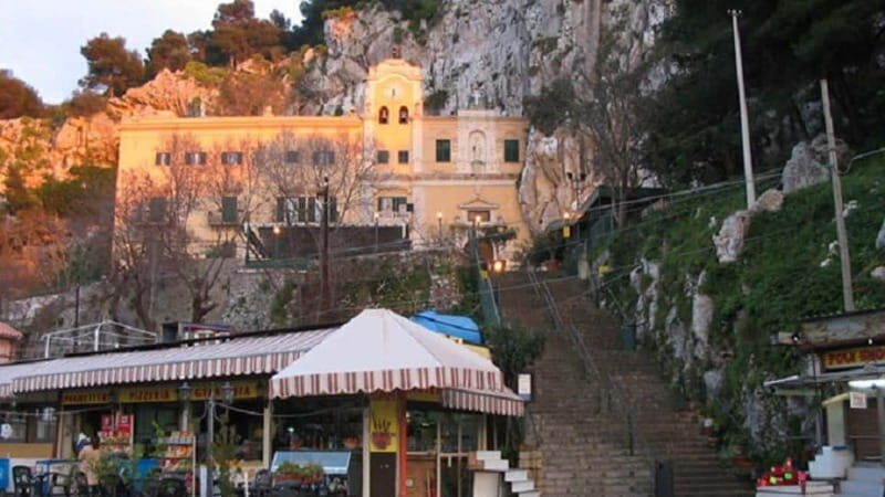 Relax in Mondello and Sanctuary in Monte Pellegrino - Who Should Consider This Tour?