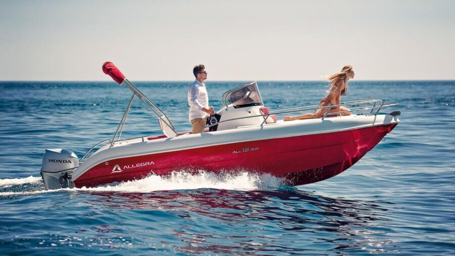 Rent a boat without a license - The Value of the Tour