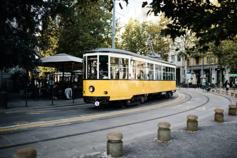 "Rent a Local & Unveil the City in 4 hours" - Why Private & Custom?