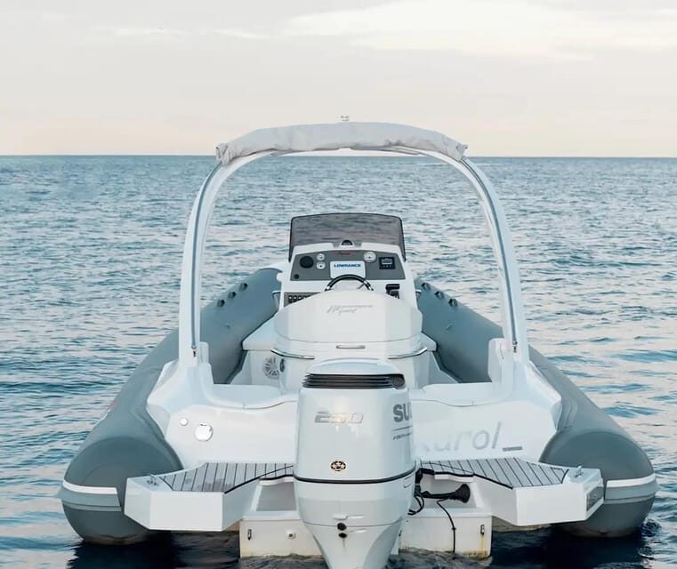 Rent Panamera Yacht P80 Karol explore the AeolianArchipelago - Who Is This Tour Best For?