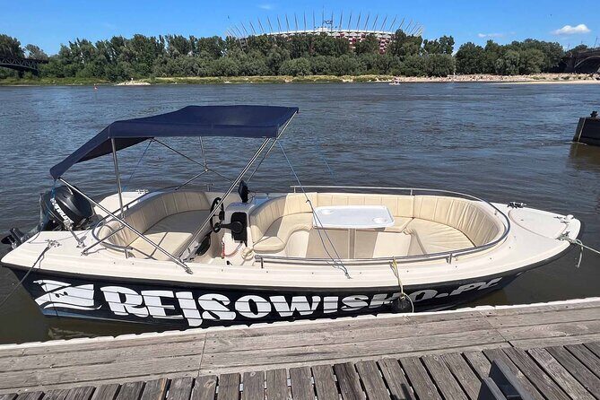 Rental of Motorboat for 5 on Vistula in Warsaw no Licenses Needed - The Experience from the Reviews