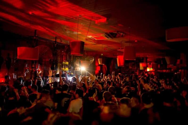 Revealing Bucharest's Nightlife Secrets - Detailed Breakdown of the Tours Highlights