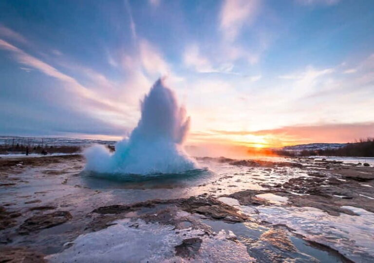 Reykjavík: Golden Circle & Secret Lagoon Day Trip with Lunch - Transportation and Comfort