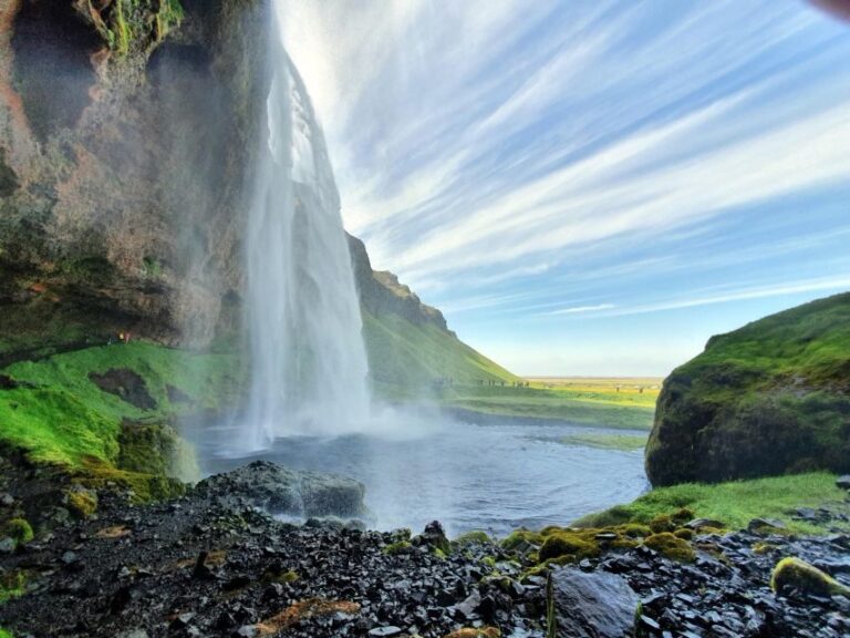 Reykjavik: Private Day Tour to the South Coast of Iceland. - The Majestic Waterfalls: Seljalandsfoss and Glufrabui