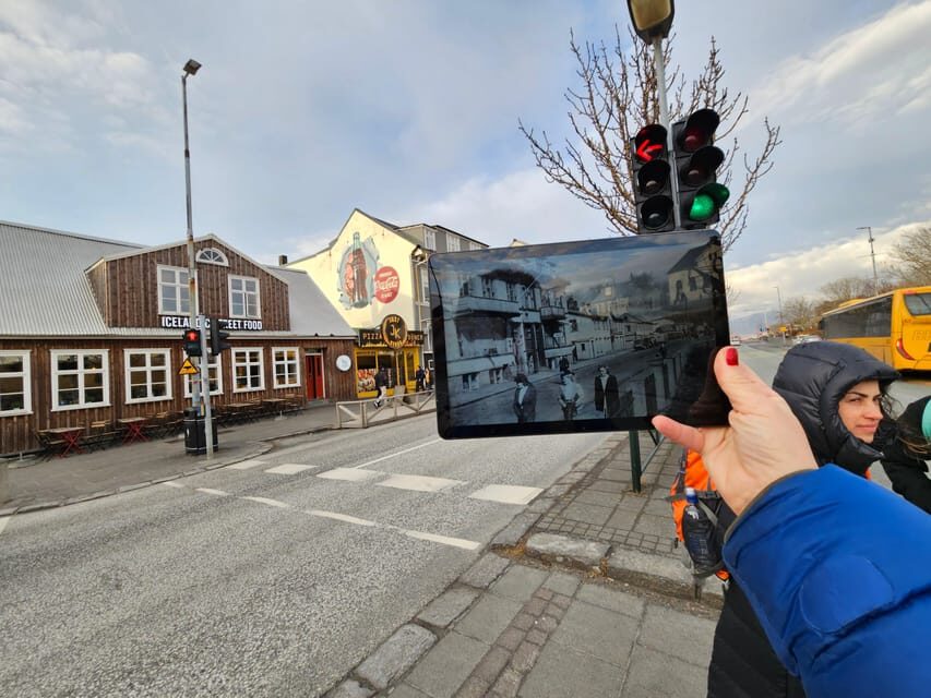 Reykjavik: World War II Walking tour around the city centre - Itinerary Highlights