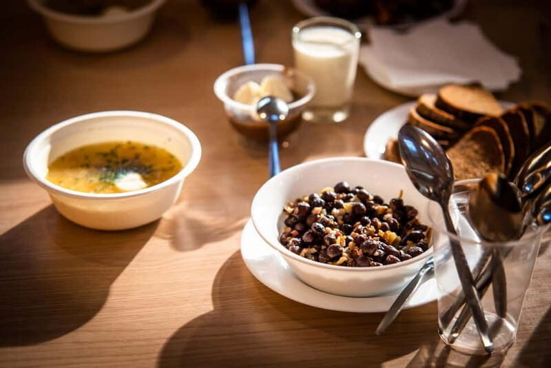 Riga: Central Market Traditional Food Tour in a Small Group - Breakdown of the Itinerary