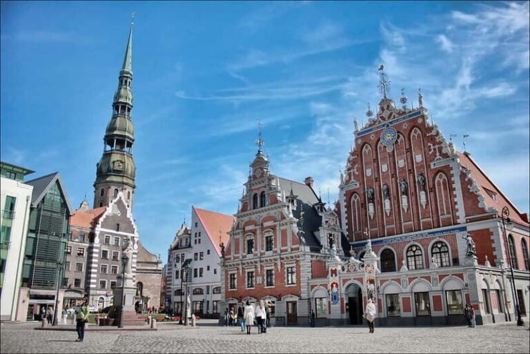 Riga Classical Old Town 2-Hour Walking Tour - Practicalities and Value