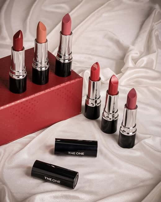 Riga Lipstick Masterclass & Wine - The Value of Creating Your Own Lipstick