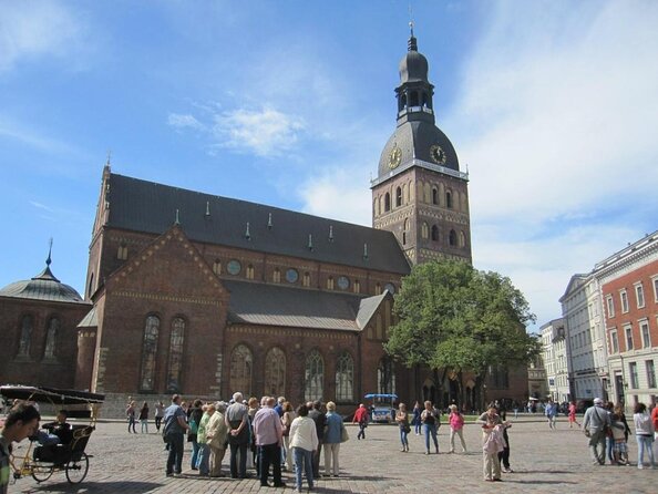 Riga Private Photoshoot Tour - Key Points