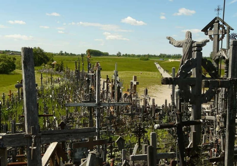 Riga: Private Tour to Hill of Crosses and Rundle Palace - Bauska Castle and Scenic Latvian Views