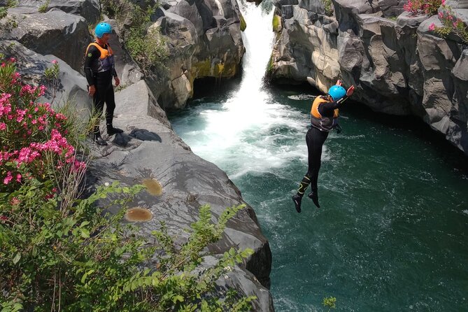 River Jumping Alcantara Gurne - Key Points