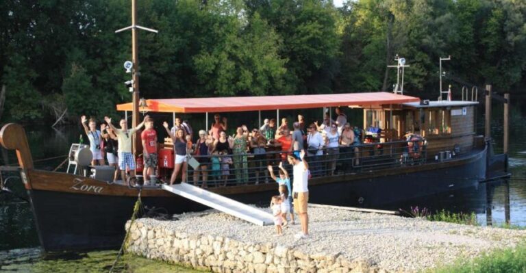 Riverboat tour by replica of a traditional itna laa boat - Who Will Love This Tour?
