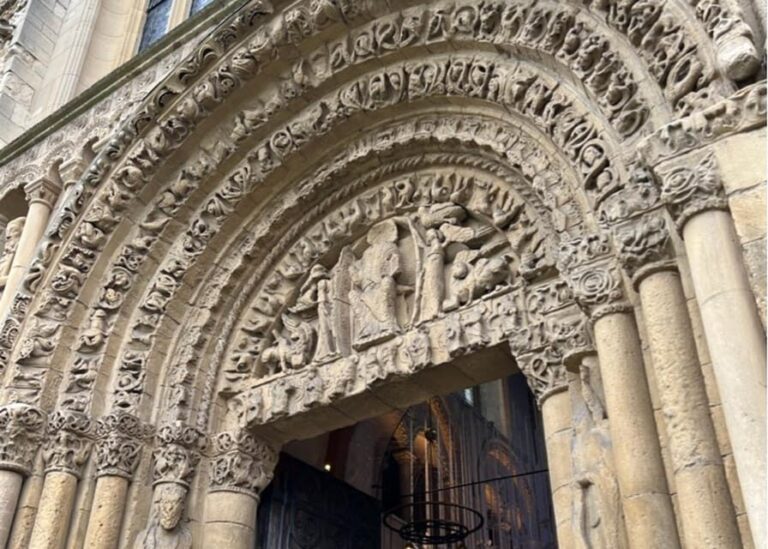 Rochester: Private 2hr Walking Tour with a Blue Badge Guide - In-Depth Breakdown of the Itinerary