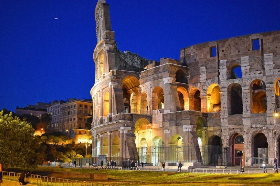 Rome by night in Mercedes Van 2 hour - The Itinerary and Stops