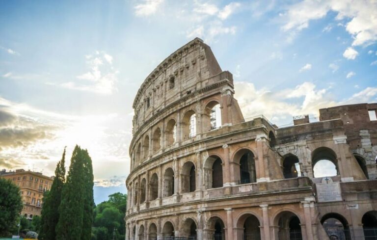 Rome: Colosseum and Ancient Rome Guided Walking Tour