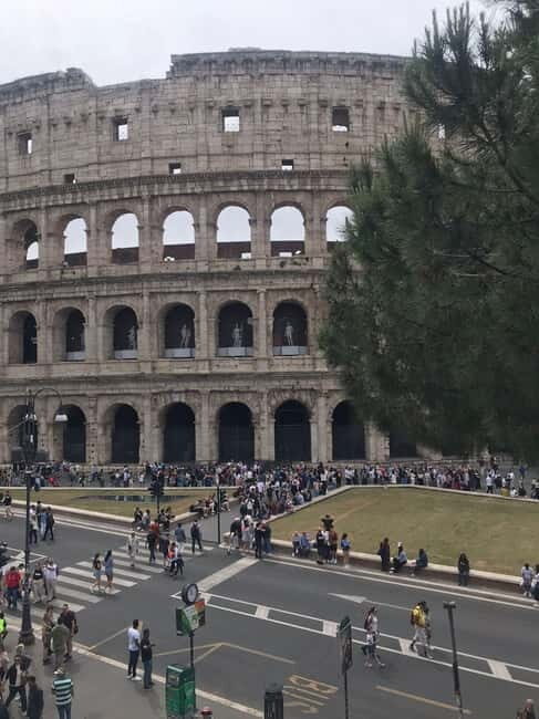 Rome: Colosseum, Forum & Palatine Hosted Entry Experience - Who Should Book This Tour?
