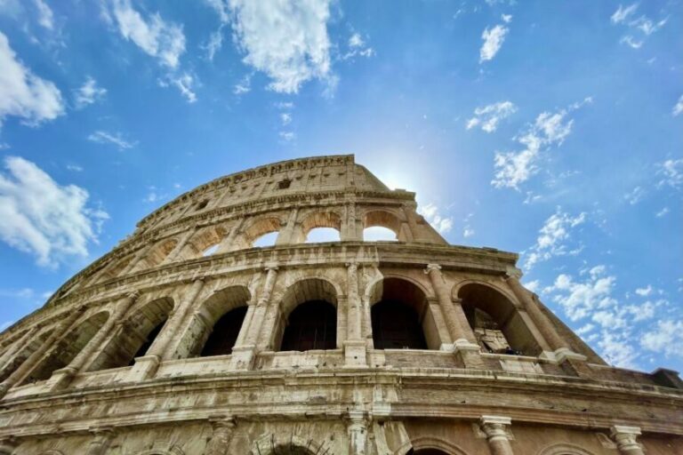 Rome: Colosseum Guided Tour with Fast-Track Entrance