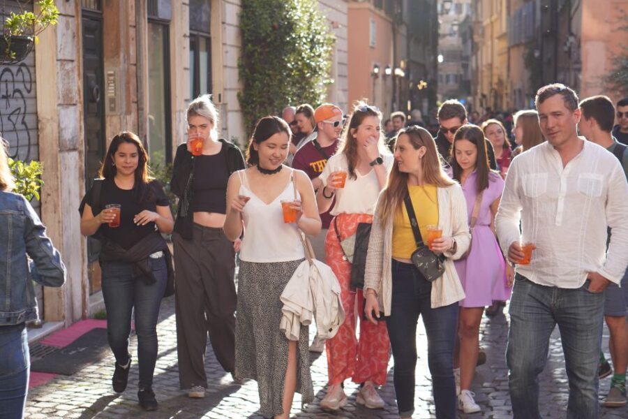 Rome: Evening Walking Tour with Cocktails and Local Guide - The Experiences Strengths and Limitations
