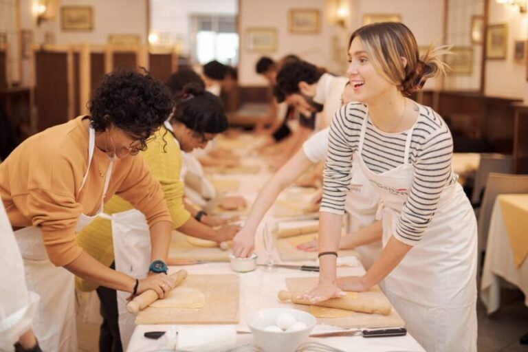 Rome: Fettuccine Pasta Cooking Class in Rome's City Center - Exploring the Experience Step-by-Step