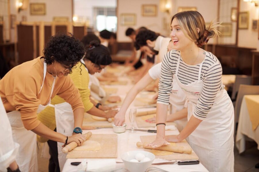 Rome: Fettuccine Pasta Cooking Class in Rome's City Center - Exploring the Experience Step-by-Step