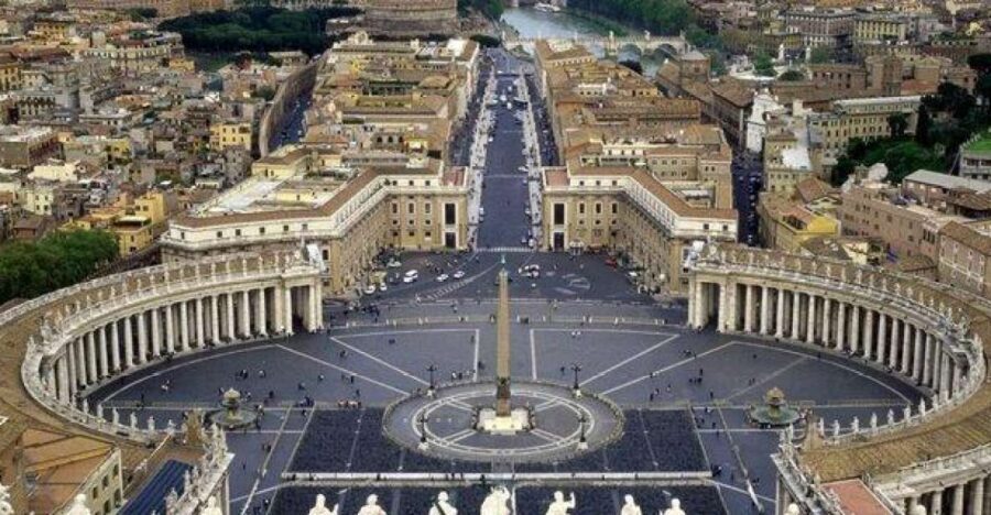 Rome: Full Day Tour Fountains, Squares and Vatican Museum - Savoring Roman Flavors in a Traditional Cellar
