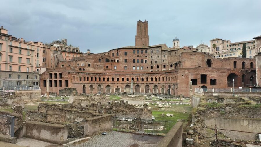 Rome: Guided Walking Tour with Headsets - Who Should Book This Tour?
