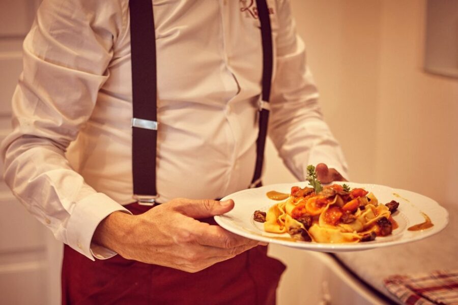 Rome: Lunch or Dinner with typical Roman Dishes - What Makes This Experience Stand Out?