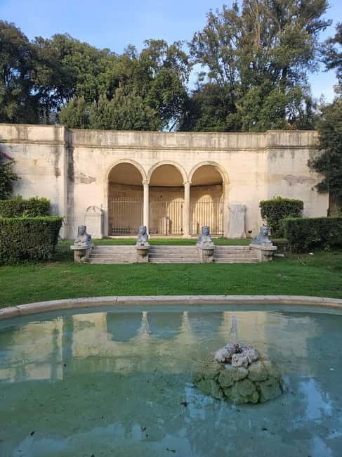 Rome: Picnic Experience with Traditional Pasta in Villa Borghese - Breaking Down the Picnic Box