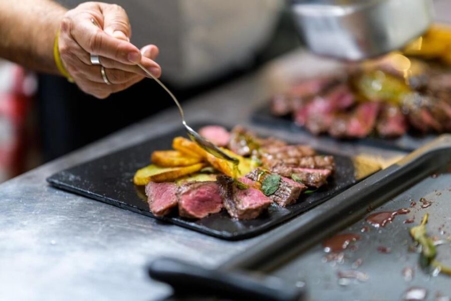 Rome: Roman Restaurant Dining Experience with Food and Wine - What to Expect from This Roman Dining Experience