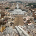 Rome: St. Peter's Basilica Guided Tour - Exploring the Holy Grottoes: A Quiet Link to Popes’ Resting Places