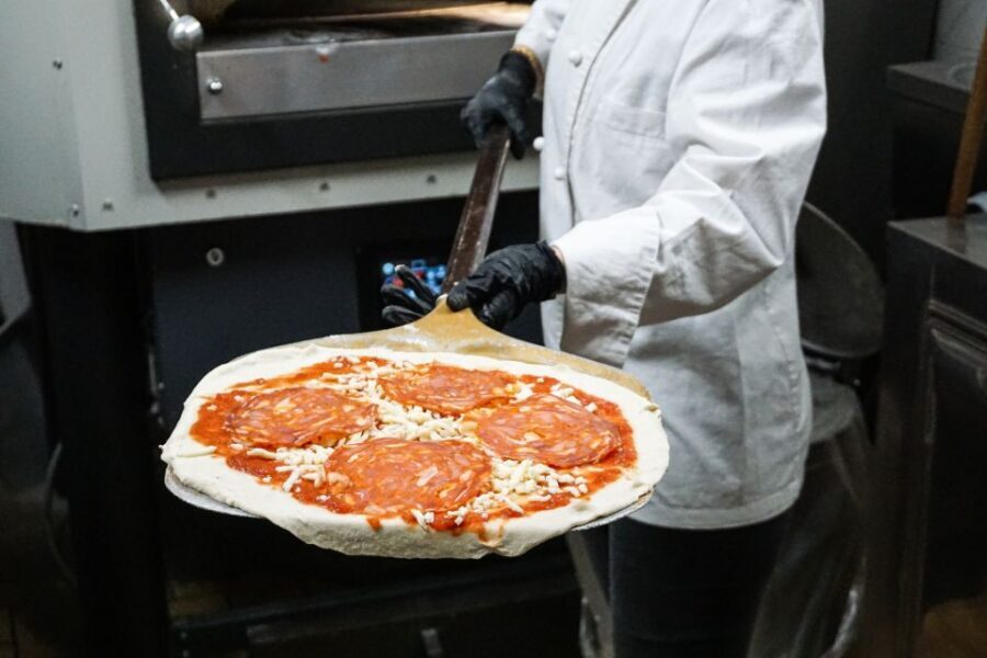 Rome: Traditional Pizza Cooking Class near Piazza Navona - What’s Included and How It Works