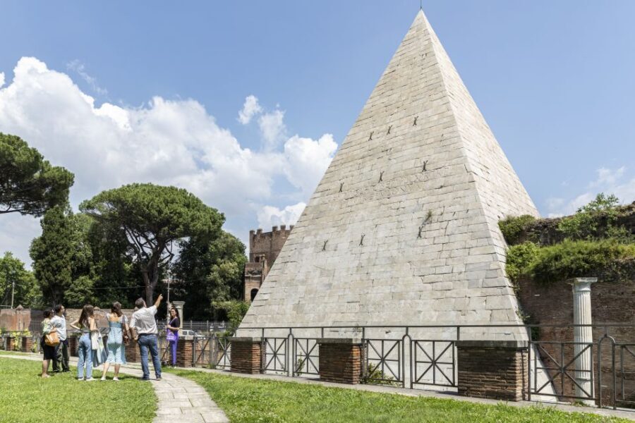 Rome: VIP Golf Cart Food Tour - Tour Itinerary and Food Stops: A Flavorful Tour
