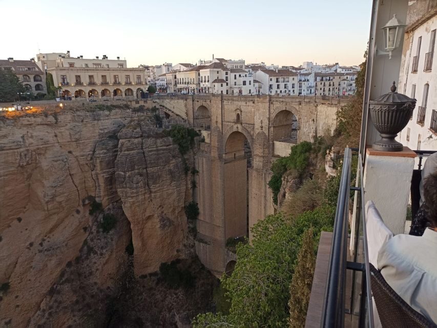 Ronda: Guided Walking Tour with English or Spanish Guide - Detailed Breakdown of the Itinerary