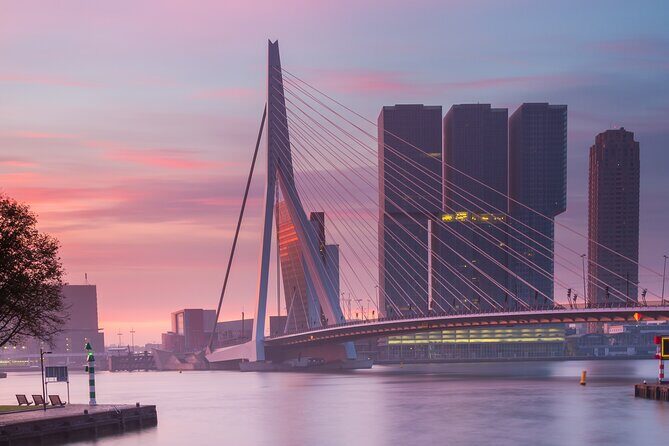 Rotterdam: City Walk Audio Guide in 7 Languages on your Phone - The Pros and Cons in Perspective