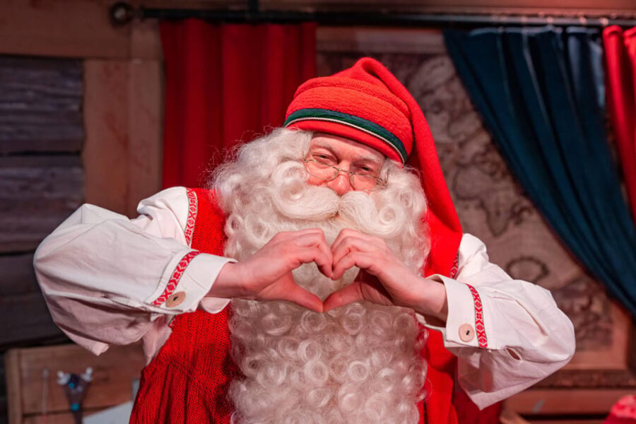 Rovaniemi: Tour to Santa Claus Village with Hotel pick up - Experience Overview and Itinerary Breakdown