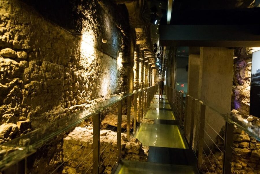 Rynek Underground, Wawel Castle and Cathedral Guided Tour - An In-Depth Look at the Tour Experience