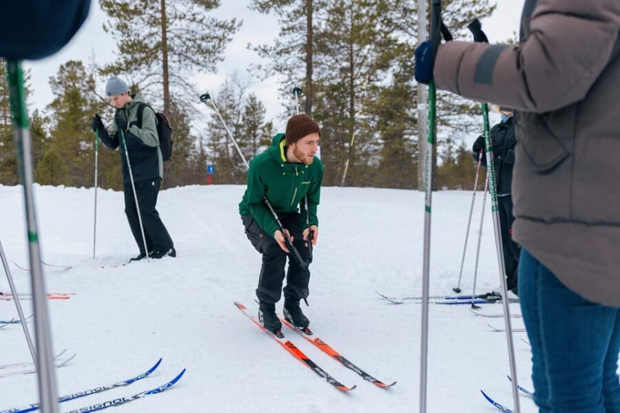 Saariselkä: Cross-Country Skiing for beginners - Gliding Along Scenic Trails